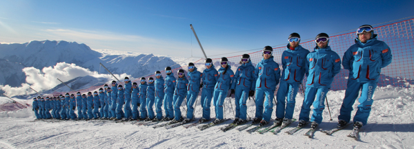 Læs interviews og find dit drømmejob som skiguide her